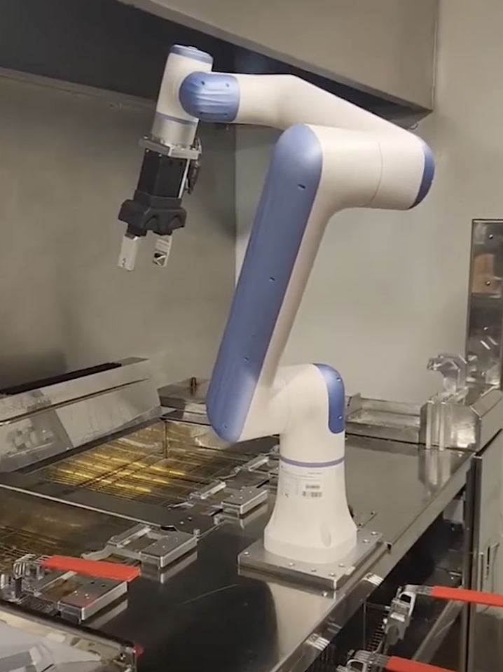 協働ロボット DOBOT NOVAで調理｜アスカ(株)ロボットシステム事業部